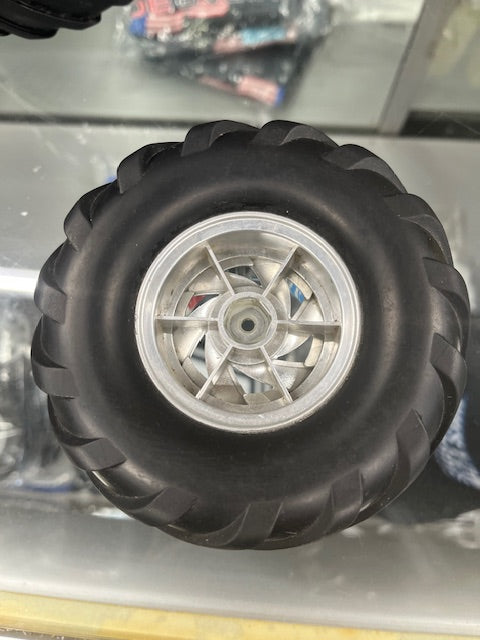 Ikonik Helion Conquest 10MT XB 2WD RC Truck – Kipps Hobbies